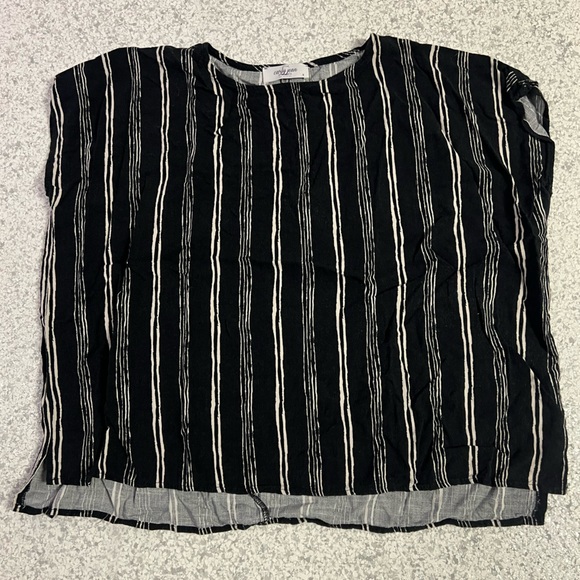 Carly Jean Los Angeles | Tops | Carly Jean Oversized Top | Poshmark